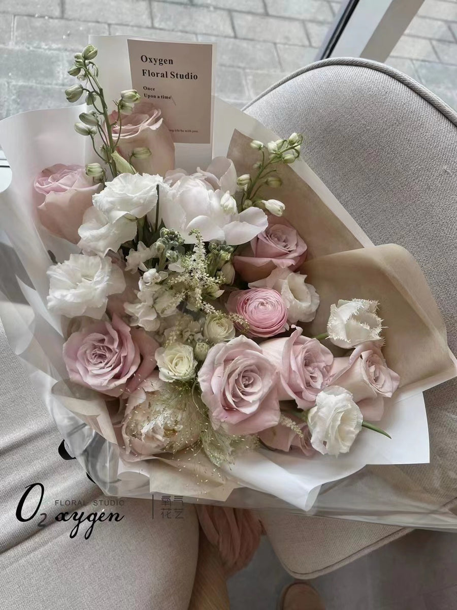 First Love – Oxygen floral studio